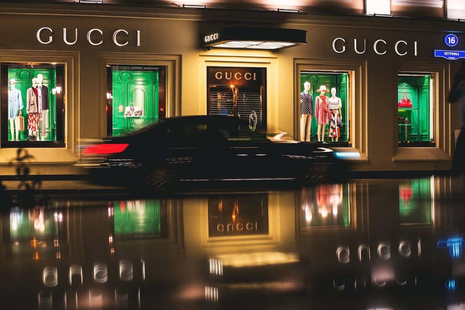 A história da Gucci: origem da marca, sua expansão, crise e como ela ...